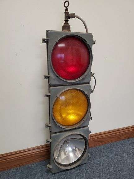Vintage Singer Commercial Traffic Signal/Stoplight. 16"x42" w/ 12 ...