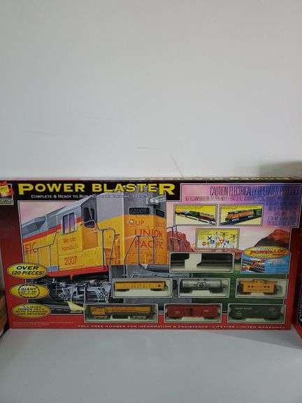 Life Like Trains HO scale power blaster electric train set - Bid-Assets ...