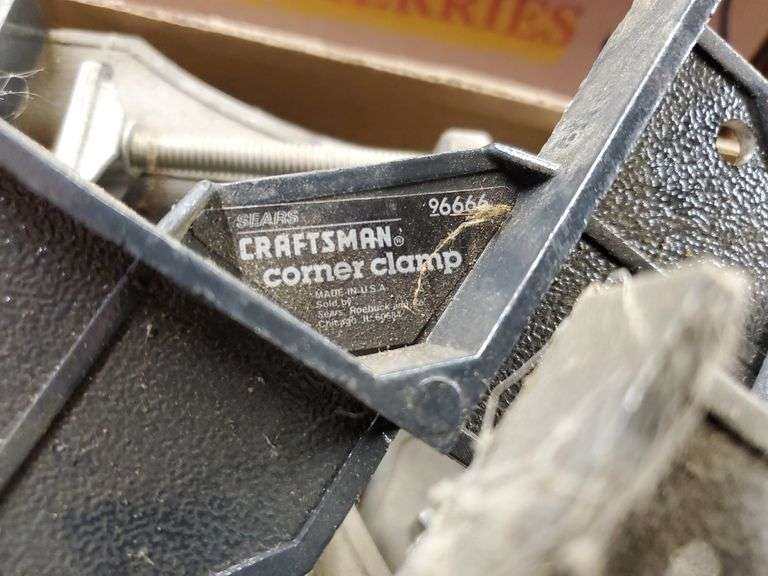 Box of eight Craftsman model 966666 Craftsman corner clamps - Bid ...