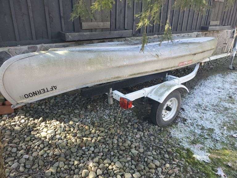 16 ft MichiCraft aluminum canoe with newer Sprint EZ loader boat ...