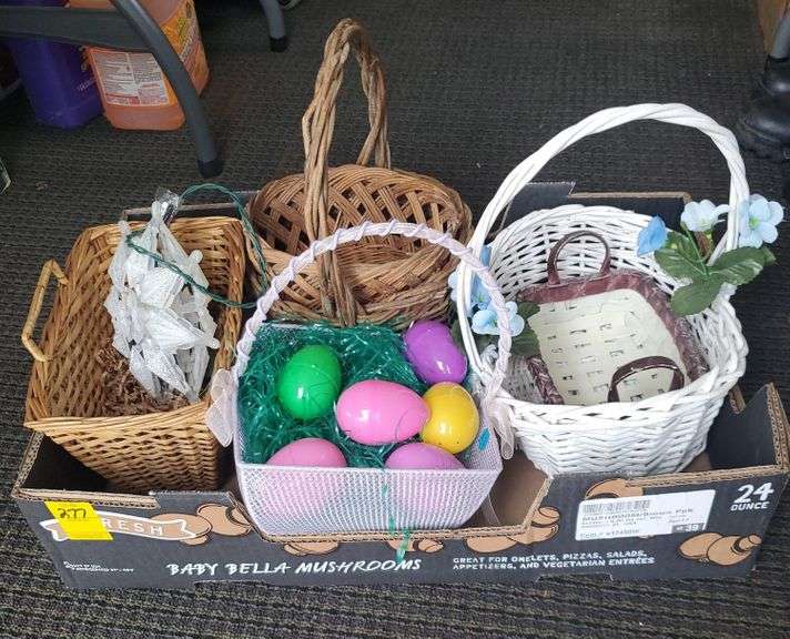Baskets..star...Easter eggs... Garage - Bid-Assets Online Auctions