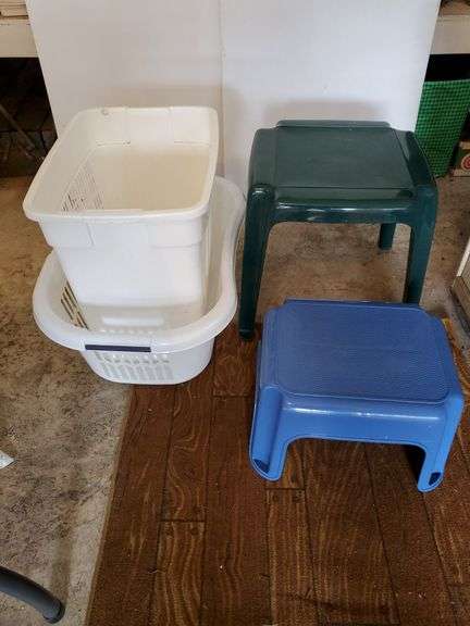 Laundry baskets, step stool, small plastic table - Bid-Assets Online ...