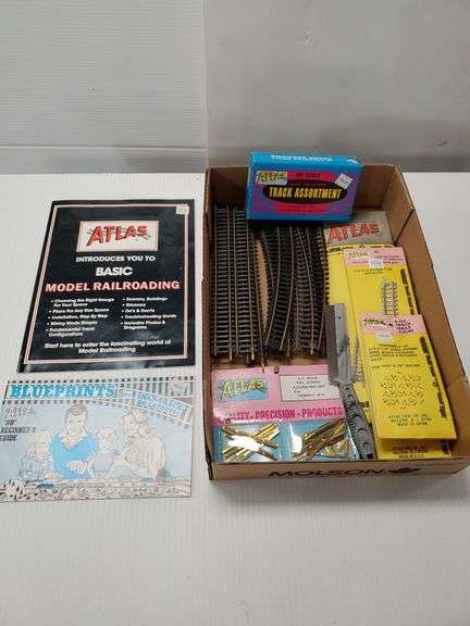Atlas HO track, right terminal, track nails, rail joiners, track books ...