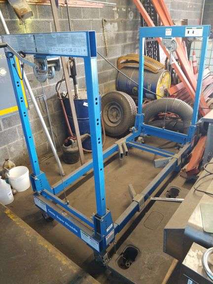 2004 model SS Genie super straddle mobile lift 36 x 84 x70h looks to be ...