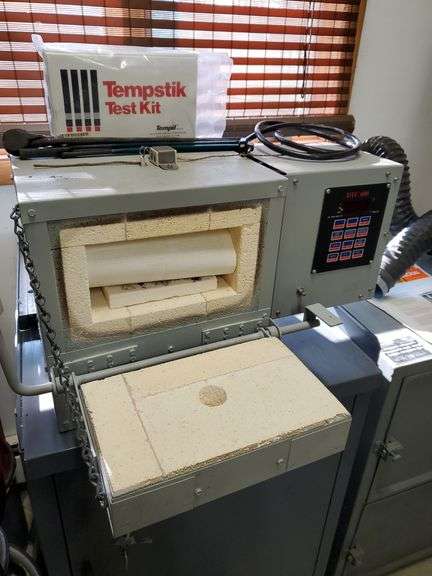 Paragon PKM9D electric knife kiln with DTC 600 electronics.Tempstik ...