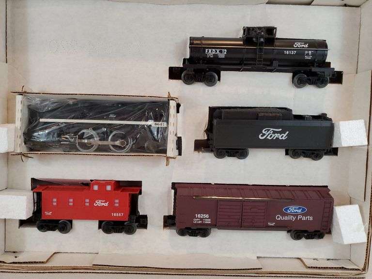Lionel Limited Edition 6pc Ford Train Set 6-11814. NOS and includes the ...