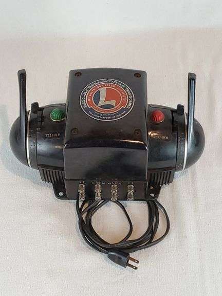 Lionel "Multi Control" TRAINmaster Type-ZW 275w Transformer. Powers on ...