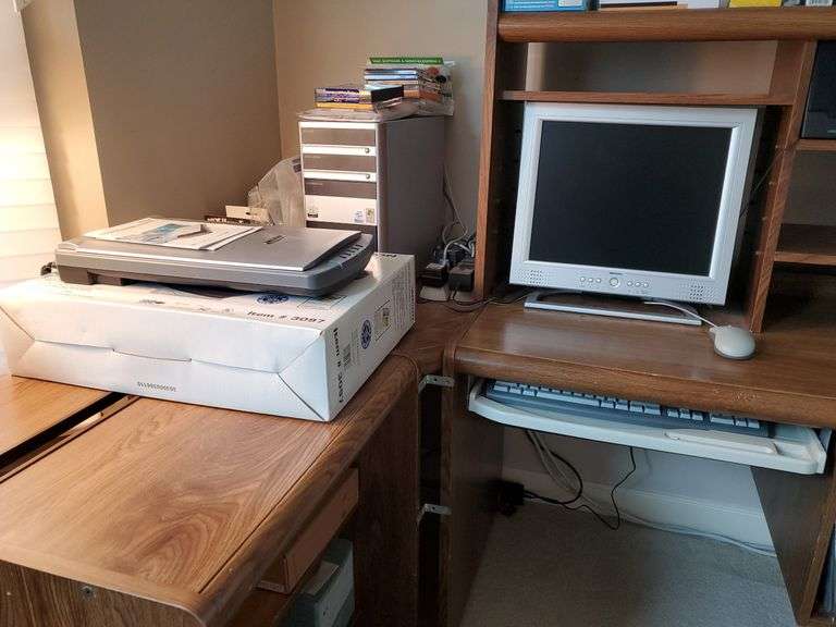 Medion Computer system. Includes desktop tower with CD writer, color ...
