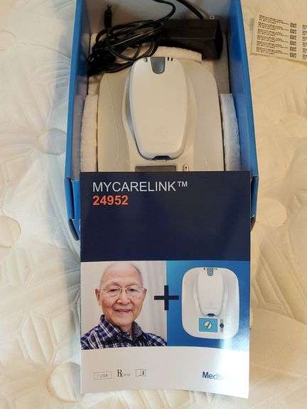 MyCareLink Medtronic Patient Monitor. Model# 24952. Appears to be ...