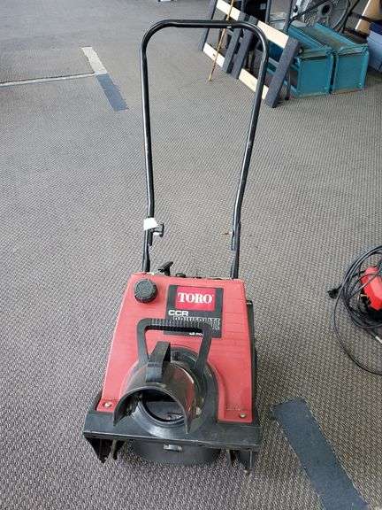 Toro CCR Powerlite 3HP gas snow blower - Bid-Assets Online Auctions