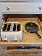 Toaster, Lodge skillet, George Foreman grill, electric skillet - Bid ...