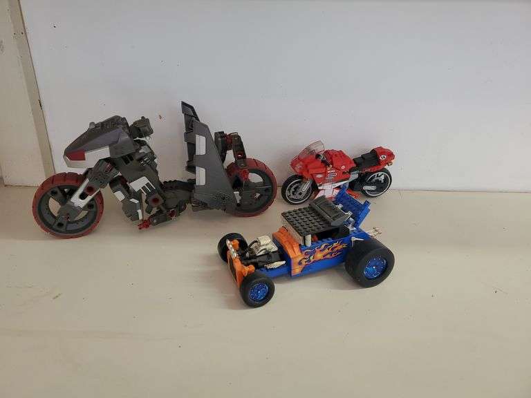 Mega bloks pro builder Ultimate Assault 9371 Vechicle, Street Bike and ...