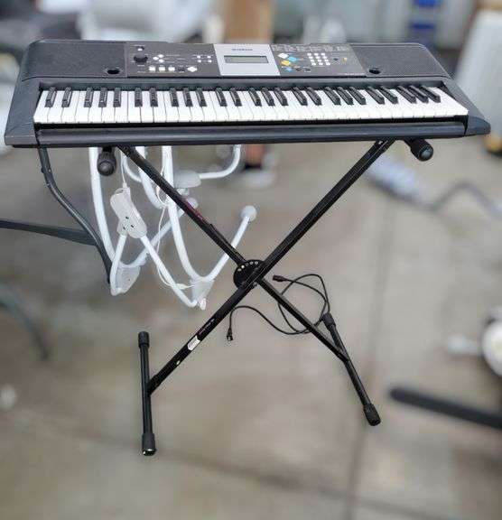 Yamaha PSR e223 electric keyboard with stand... Garage - Bid-Assets ...