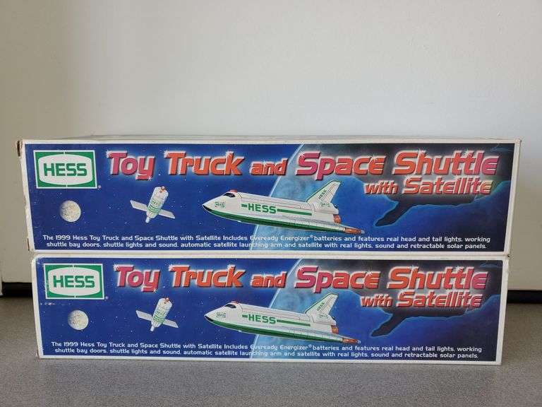 1999 HESS battery powered toy truck with space shuttle and satellite ...