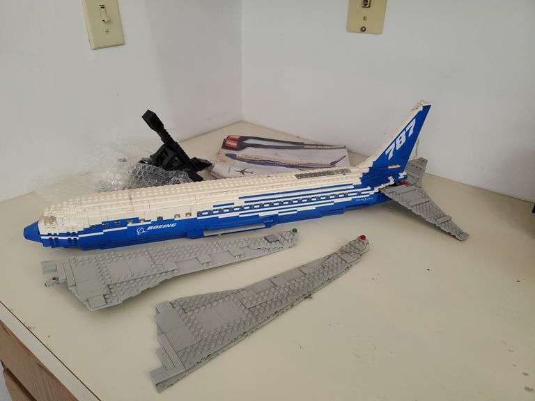 Lego 10177 Boeing 787 Dreamliner with instructions book - Bid-Assets ...