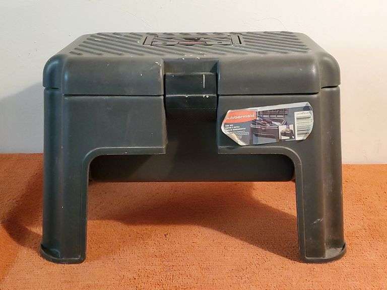 Rubbermaid tool box/stool. - Bid-Assets Online Auctions
