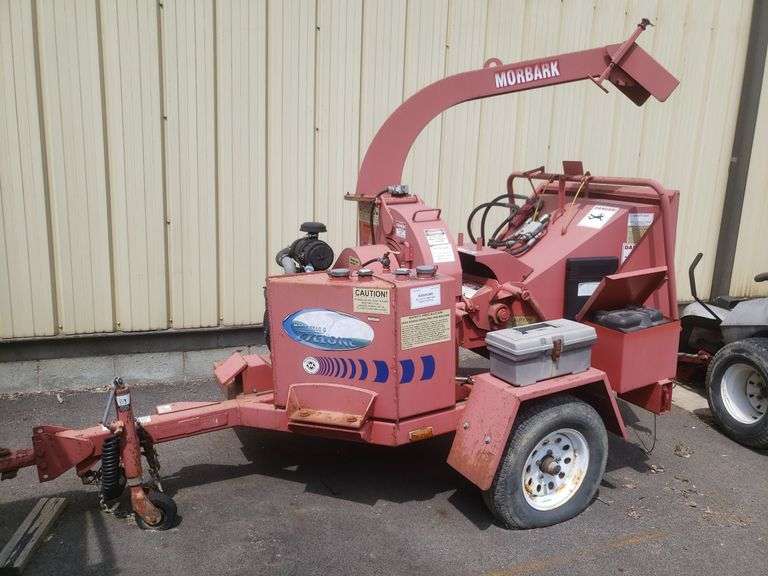 1999 Morbark cyclone model 2060-D tow behind wood chipper with Kohler ...