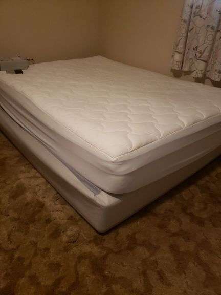 Sleep number queen size mattress and box spring with remote and pump ...
