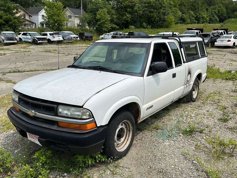 2002 Chevy Colorado. VIN: 1GCCS195828251896, miles unknown (over ...