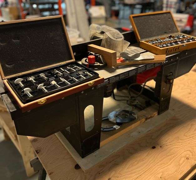 Benchtop Router Table with Mastergrip Router and assorted bits ...