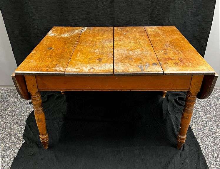 Antique Farmhouse Dining Table - Bartlett Auctions Inc.