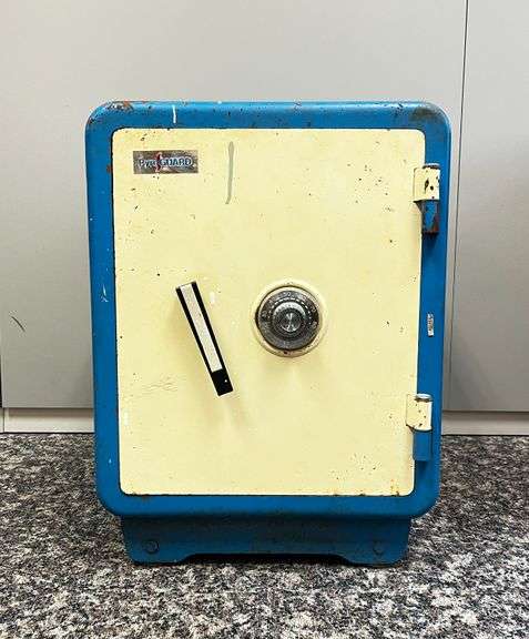 Pyro Guard Floor Safe - Bartlett Auctions Inc.