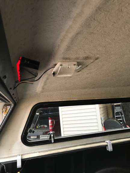 Glasstite Fiberglass Truck Topper - Bartkus Auctioneers