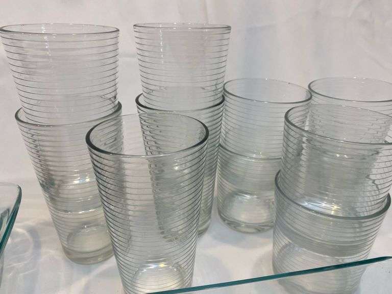 Pyrex Easy Grab Pan New Brownie Pans And Heavy Glass Tumblers Bartkus Auctioneers