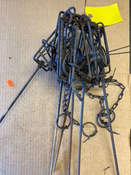 Lot of 6 - 110s on Stakes Conibear Traps Animal Foot - Bartkus Auctioneers