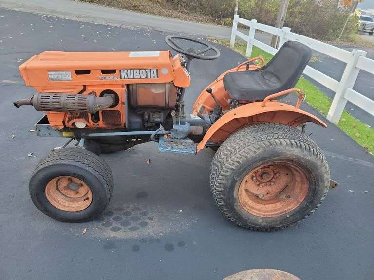 Kubota B7100 4WD Diesal Tractor, Turf Tires, 3pt., 3sp PTO, Works and ...