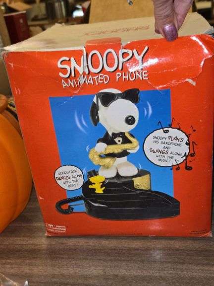 Snoopy Animated Telephone - Web Online Auctions