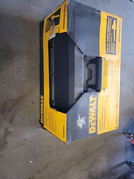 New DeWalt Chain Saw Kit Box - Web Online Auctions