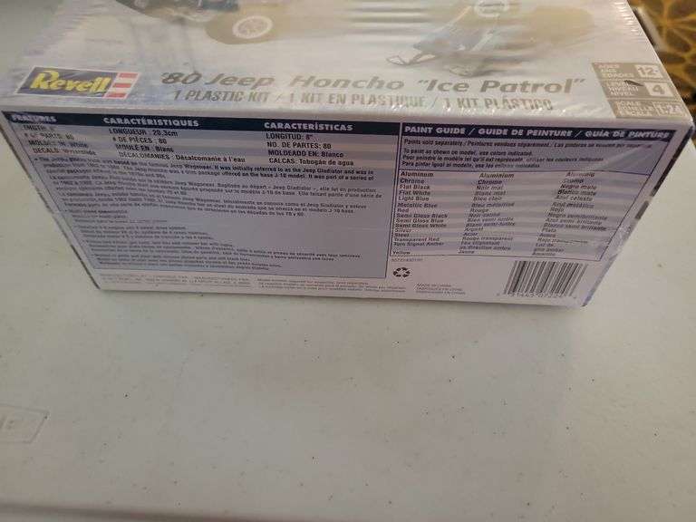 Revell '80 Jeep Honcho "Ice Patrol" Model - Web Online Auctions