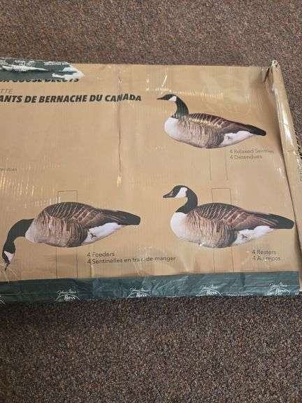 Northern flight canada goose decoys - Web Online Auctions