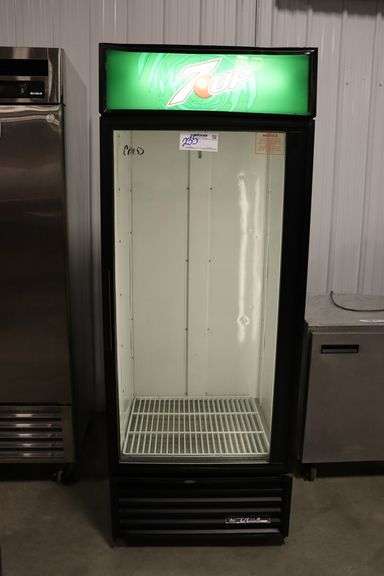True GDM-36 glass 1 door cooler - Backes Commercial Auctioneers