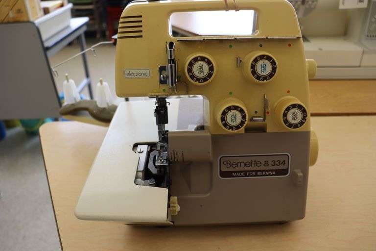 Bernina Bernette 334 sewing machine - with power cord - Backes ...