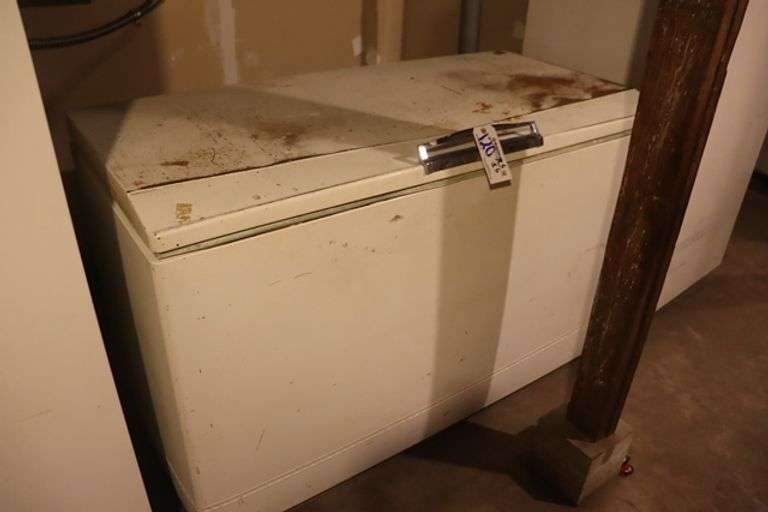 Sears Coldspot 1 door chest freezer - AS IS, not cooling - located in ...