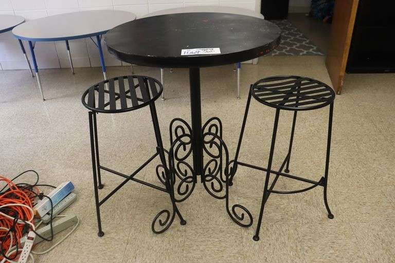 30" round metal framed patio table with 2 metal framed stools - Backes ...