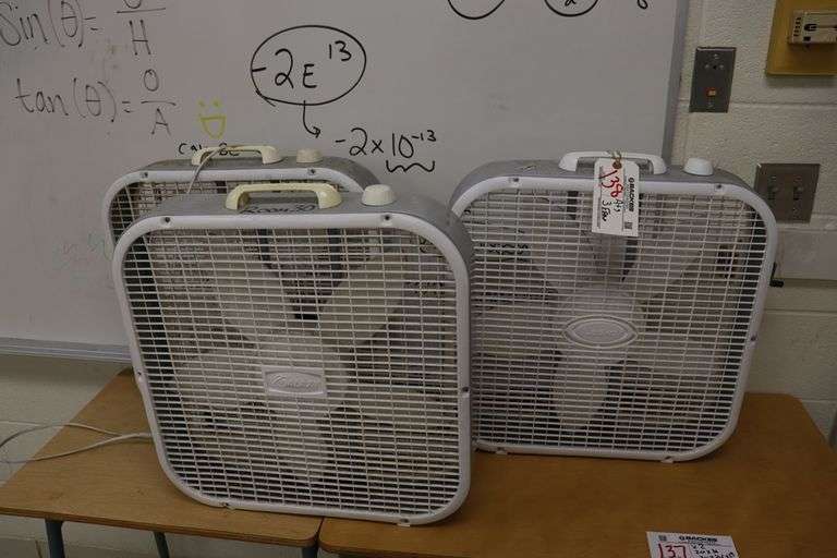 All to go - 3 box fans - Backes Commercial Auctioneers
