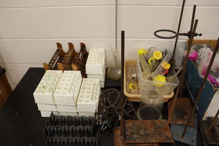 All to go - lab related items - Backes Commercial Auctioneers