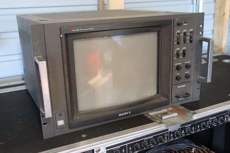 Speakers, Audio Equipment, & Staging Online Auction - Backes Commercial ...