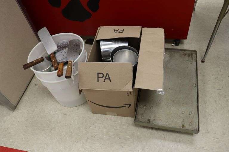 All to go - spatulas, storage container, stainless insets, 4 wheel cart ...