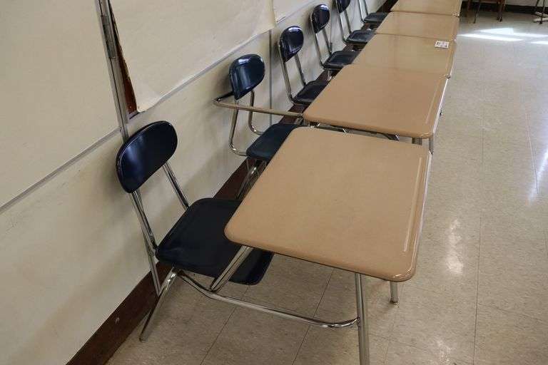 Times 6 - MELSUR students desk - 2 styles - Backes Commercial Auctioneers