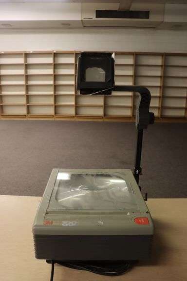 3M overhead projector - untested - Backes Commercial Auctioneers