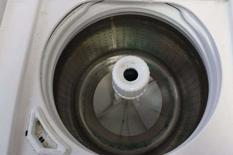 Speed Queen washing machine - Backes Commercial Auctioneers