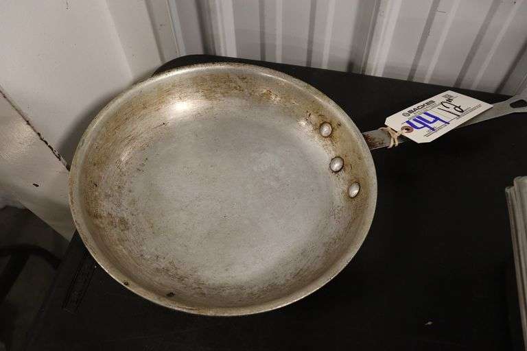 12" skillet - Backes Commercial Auctioneers