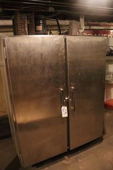 Victory AF-47-53 stainless 2 door freezer - AS IS - not cooling ...