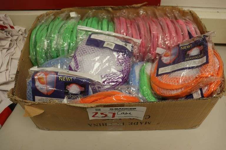 Case to go - Easy Open Collapsible hampers - Backes Commercial Auctioneers