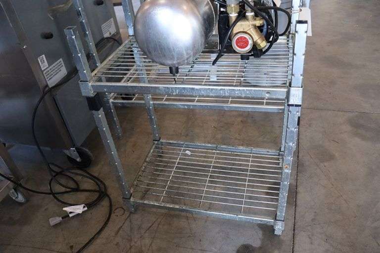 18" x 24" chrome coated wire rack - Backes Commercial Auctioneers