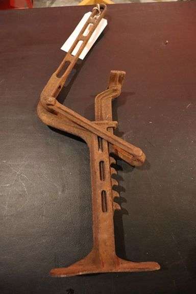 Vintage hand jack - Backes Commercial Auctioneers